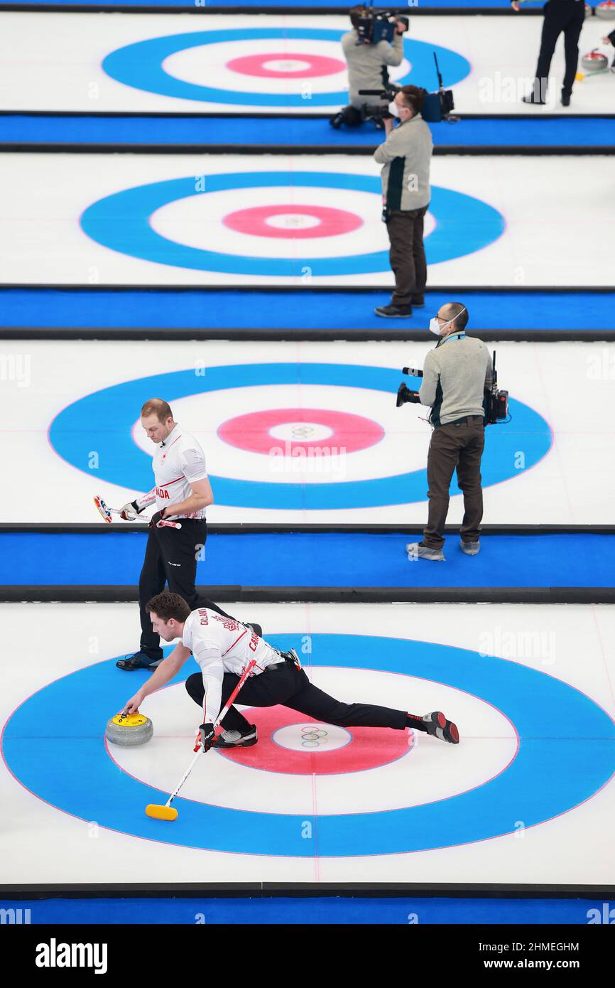 Curling stone bottom hi-res stock photography and images - Alamy