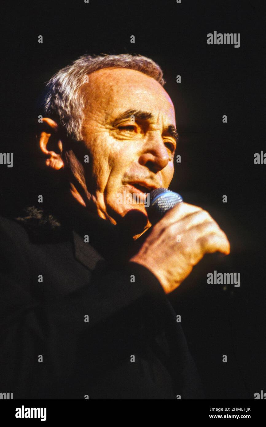 Charles aznavour in concert hi-res stock photography and images - Alamy
