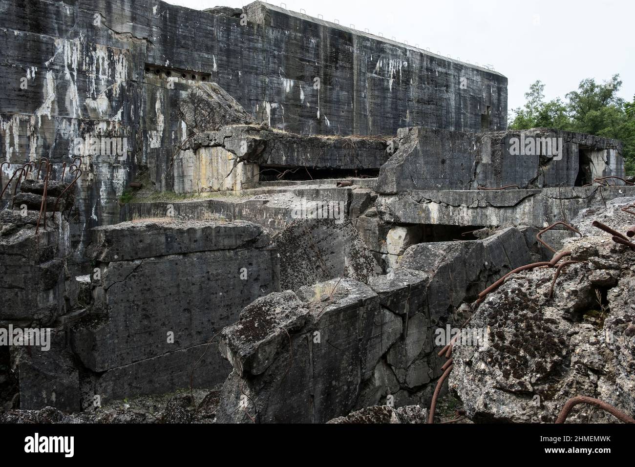 Le blockhaus allemand est une base secrete ou Hitler voulait faire ...