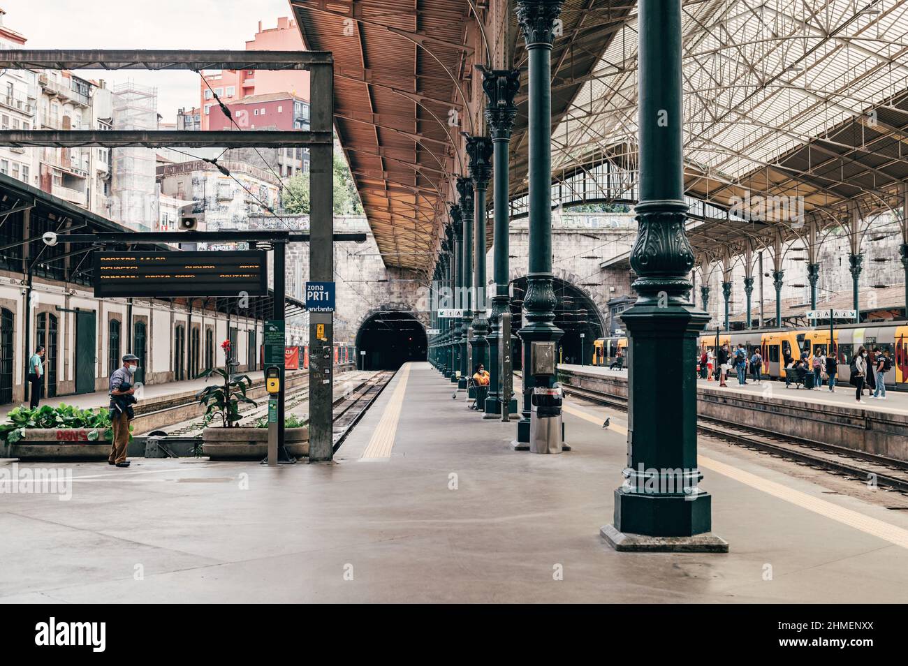 Porto central train station Stock Photo - Alamy