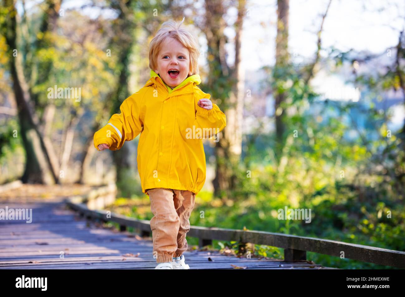 Children run rain forest hi-res stock photography and images - Alamy