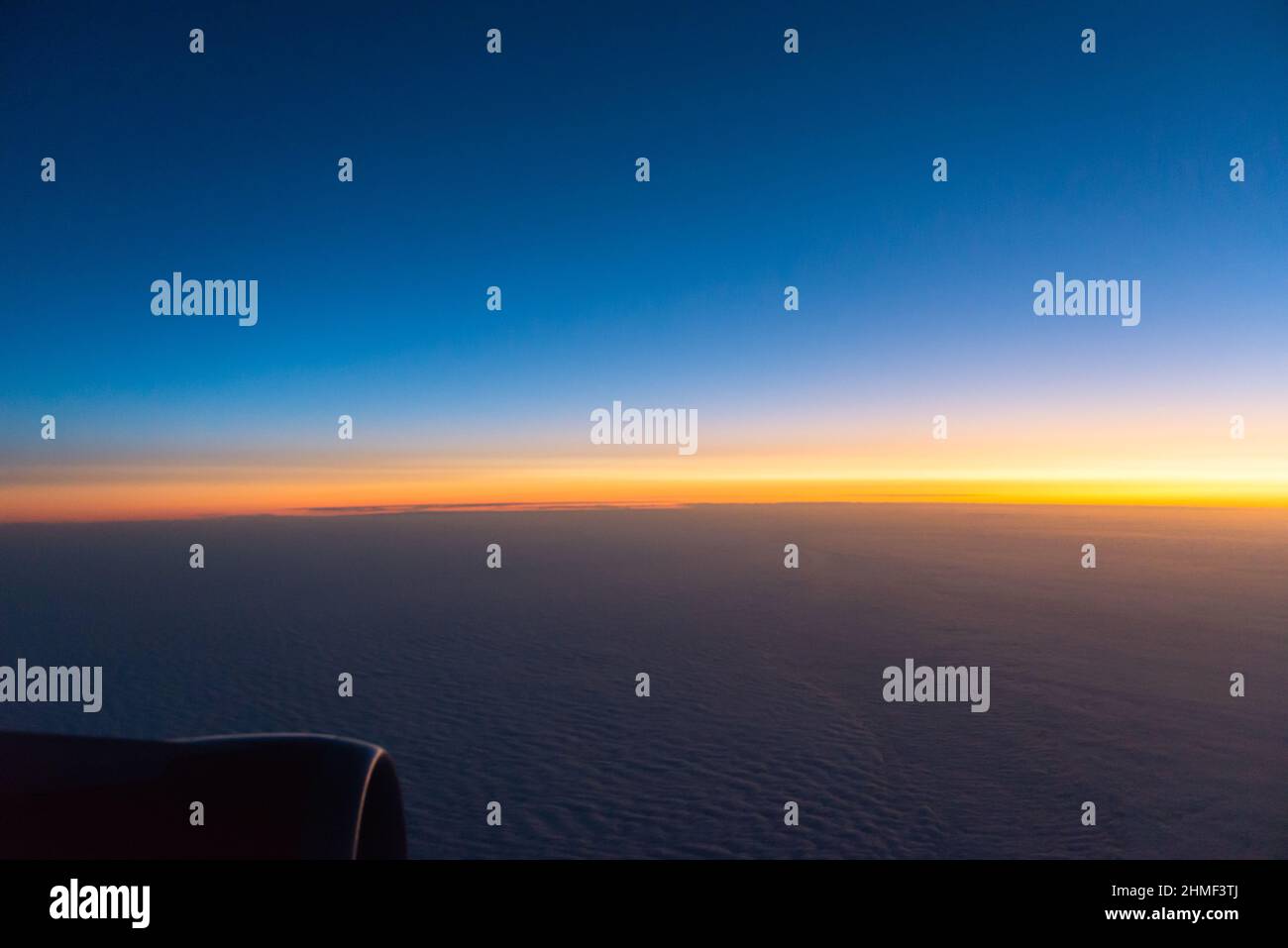 View sun rising airplane hi-res stock photography and images - Alamy