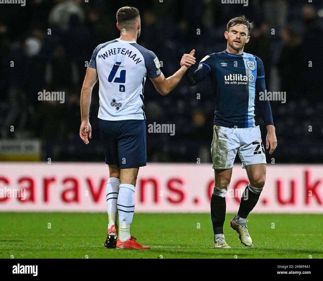 End shake hi-res stock photography and images - Alamy