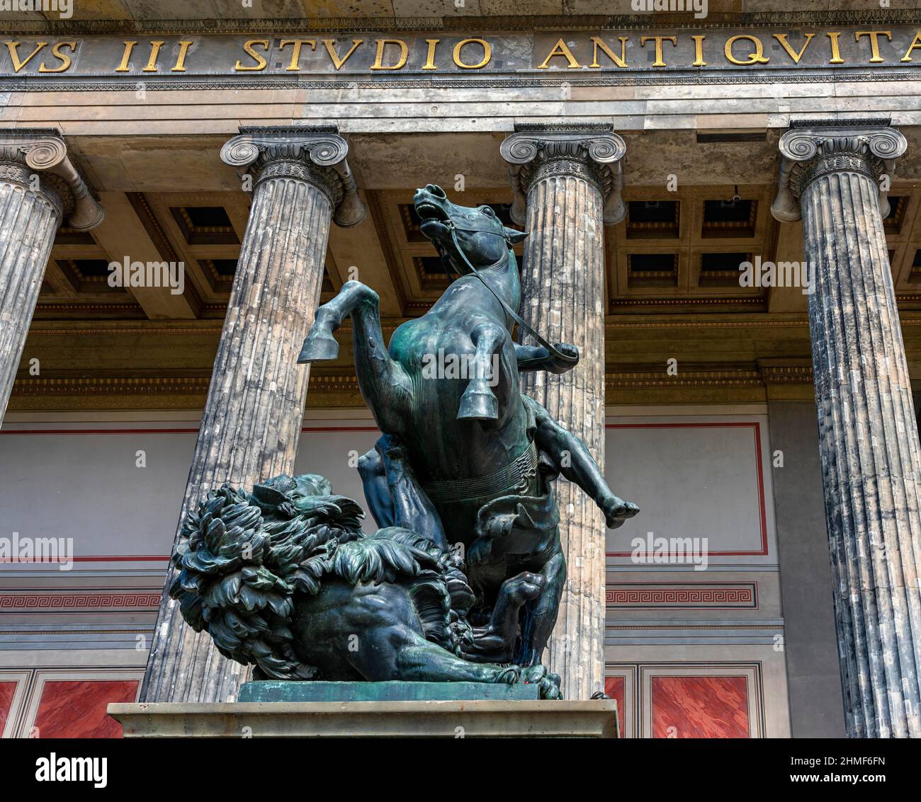 Lion monument berlin hi-res stock photography and images - Alamy