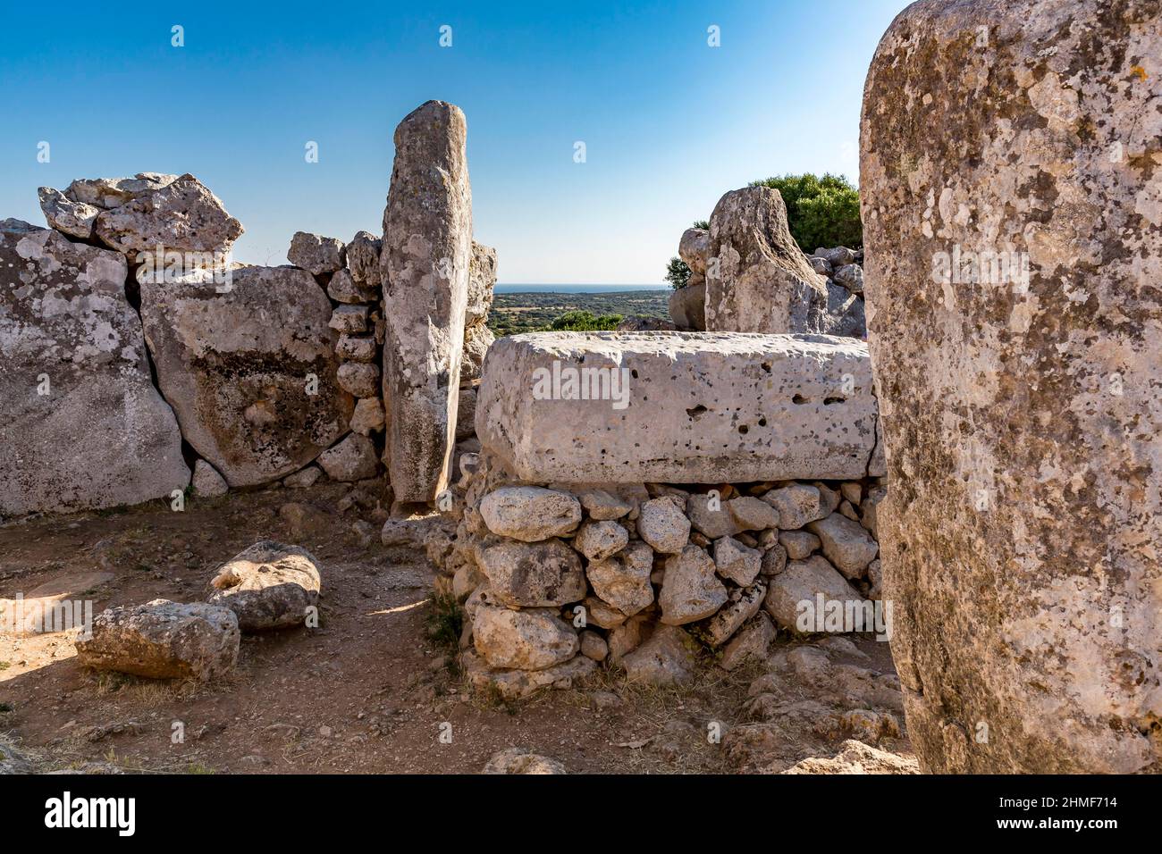Torre d'en Galmes, Talayotic settlement, megalithic building, 1400 BC ...