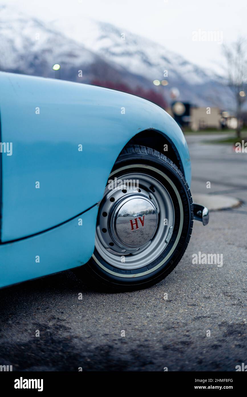 Light blue vintage cars hi-res stock photography and images - Alamy