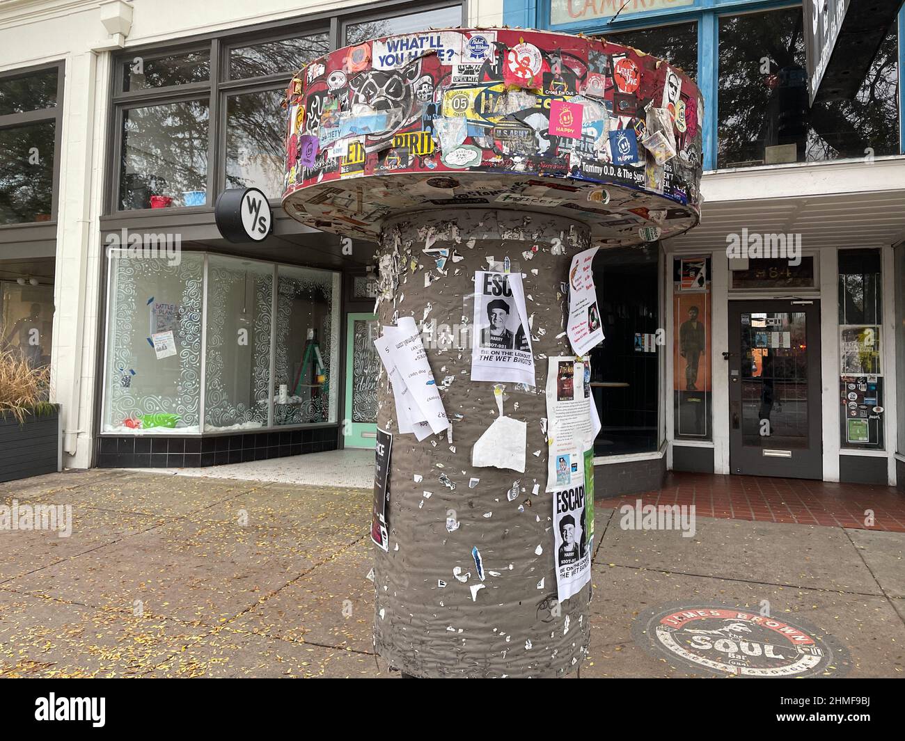 Augusta, Ga USA - 12 09 21: Old vintage sign post in front of the Soul ...