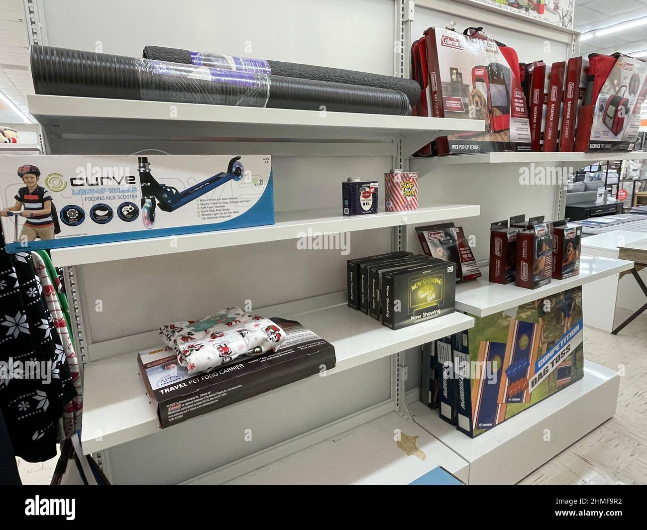 Augusta, Ga USA - 12 09 21: Big Lots retail store interior Hwy 25 The ...