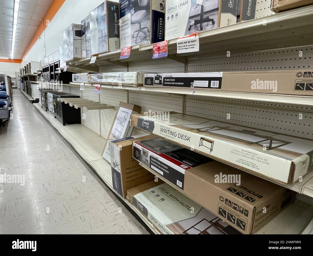 Big box department store hi-res stock photography and images - Alamy
