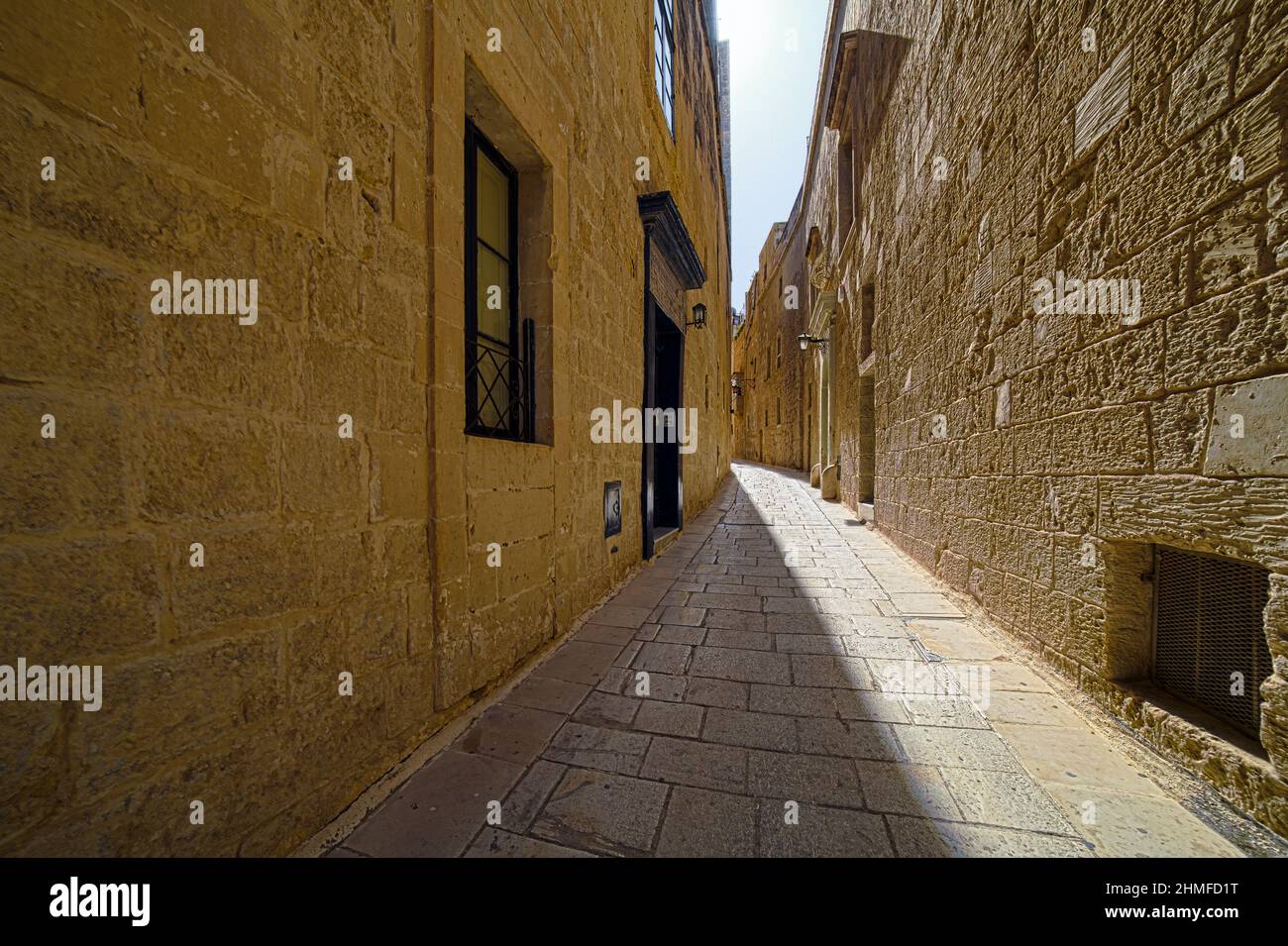 Narrow streets european architecture hi-res stock photography and ...