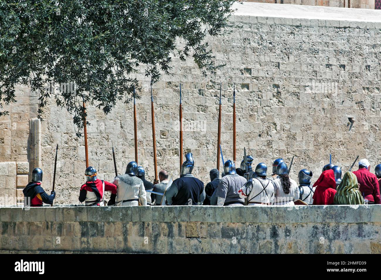 Soldiers Laying Seige at the walls of a fortified city Stock Photo - Alamy