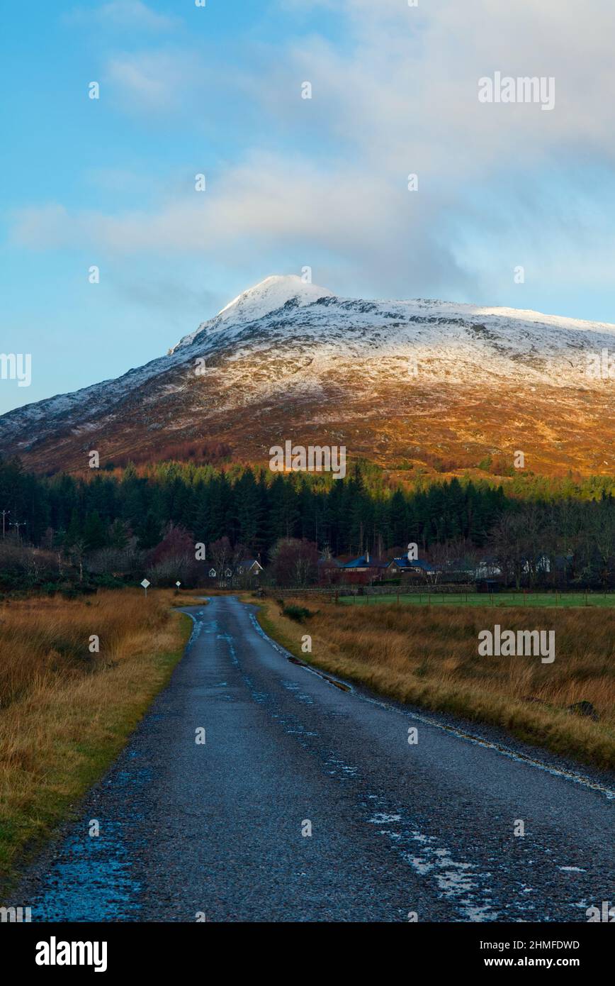 A838 road near Achfary with Ben Stack behind, Sutherland Stock Photo ...