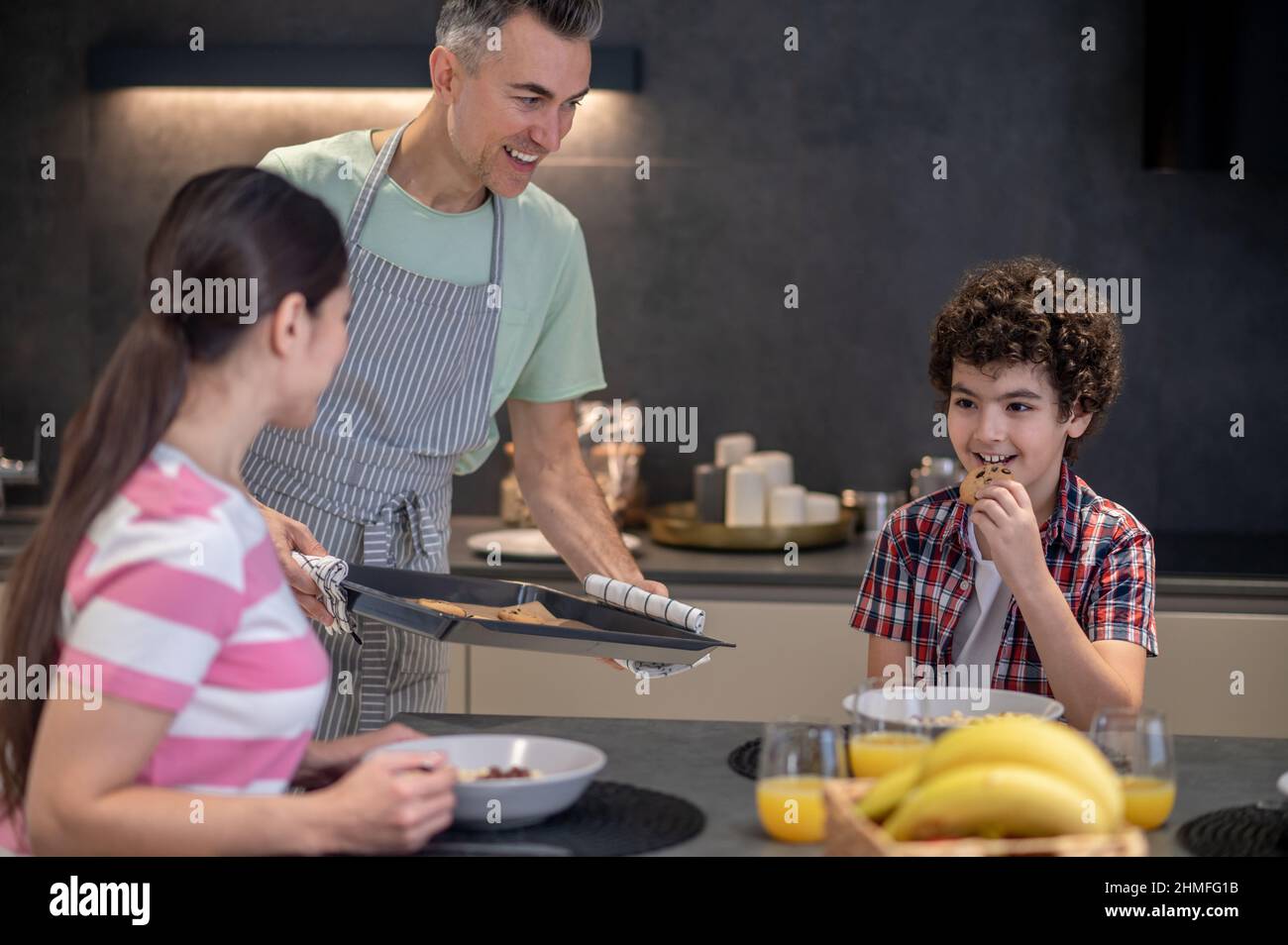 Man biting table hi-res stock photography and images - Alamy