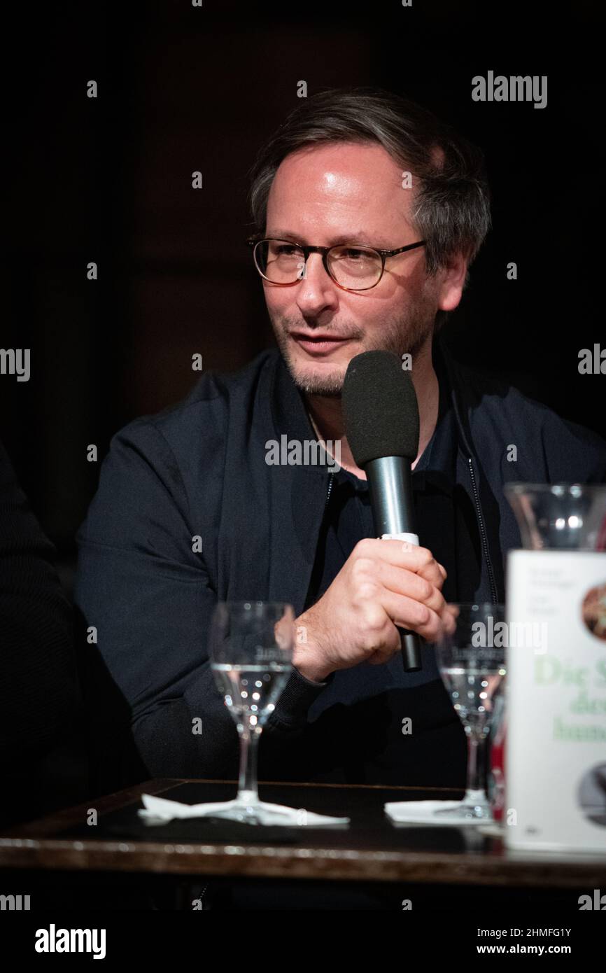Roman Deiniger at the discussion on the occasion of the publication of ...