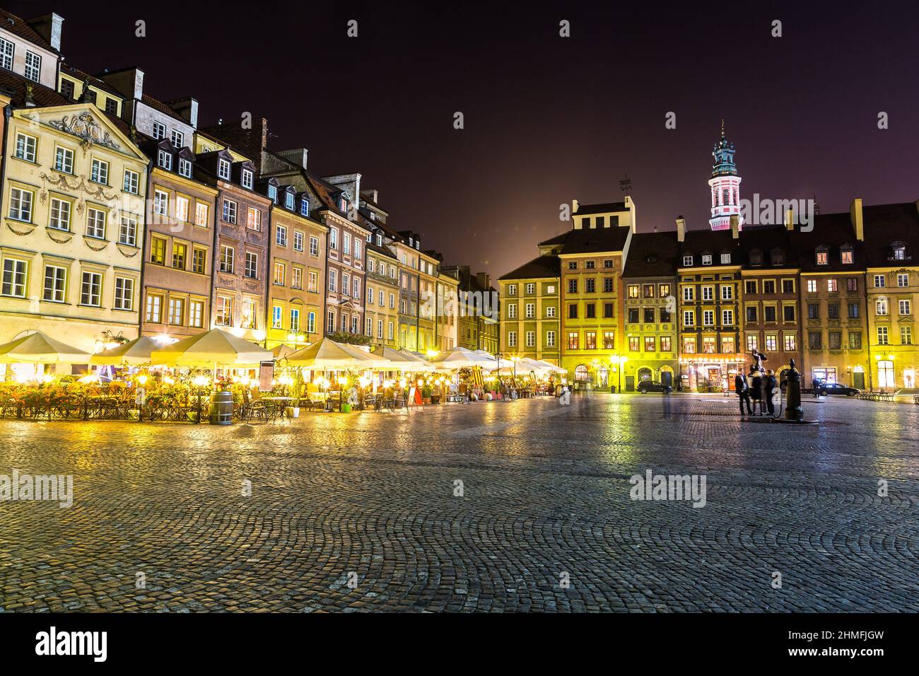 Old town sqare in Warsaw at night in Poland Stock Photo - Alamy