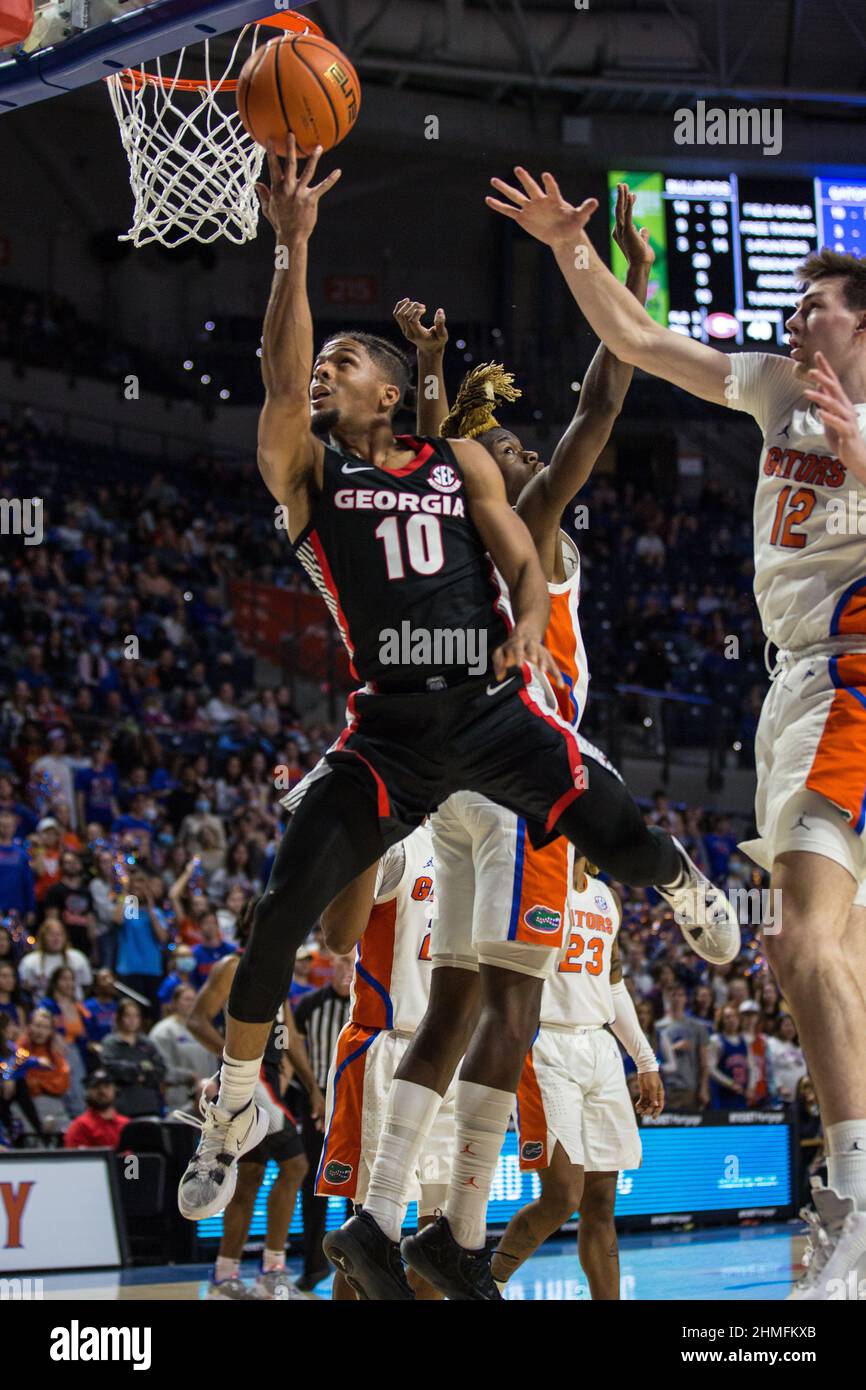 February 9, 2022: Georgia Bulldogs guard Aaron Cook (10) goes up for a ...