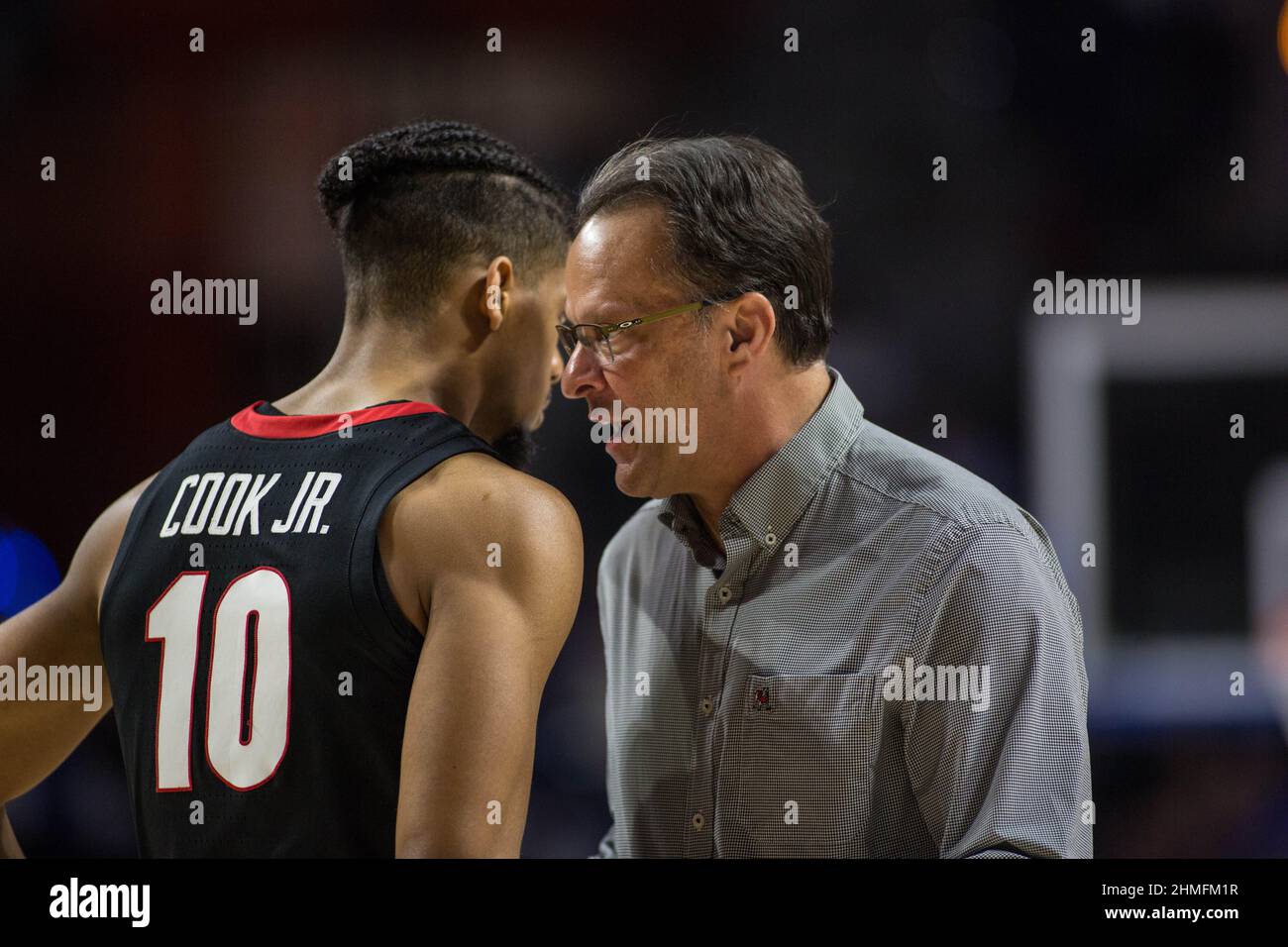 February 9, 2022: Georgia Bulldogs head coach Tom Crean talks to ...