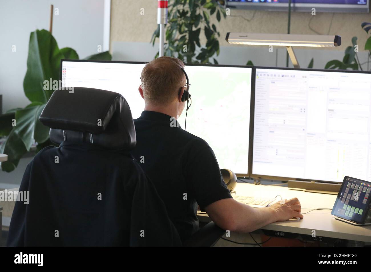 Central emergency operations center hi-res stock photography and images ...