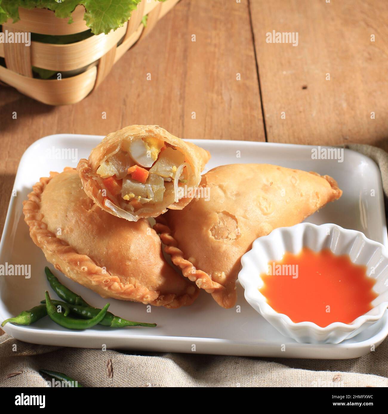 Arabic samosa hi-res stock photography and images - Alamy