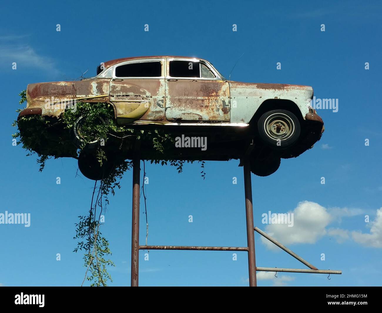 Old rusty blue car hi-res stock photography and images - Alamy