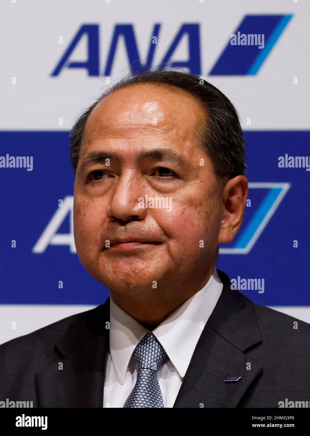 Ana holdings hi-res stock photography and images - Alamy