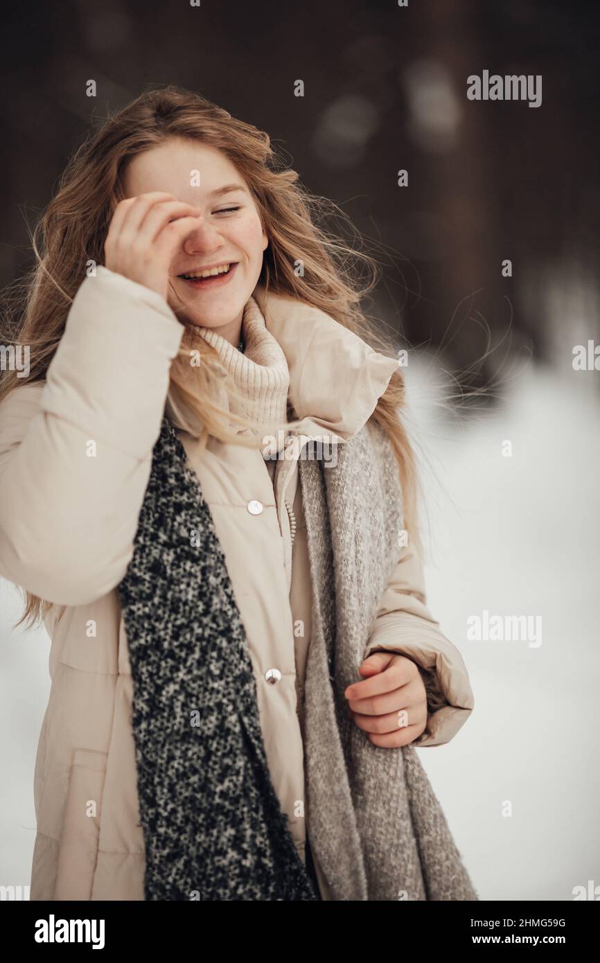 Beautiful girl in snow winter hi-res stock photography and images - Alamy