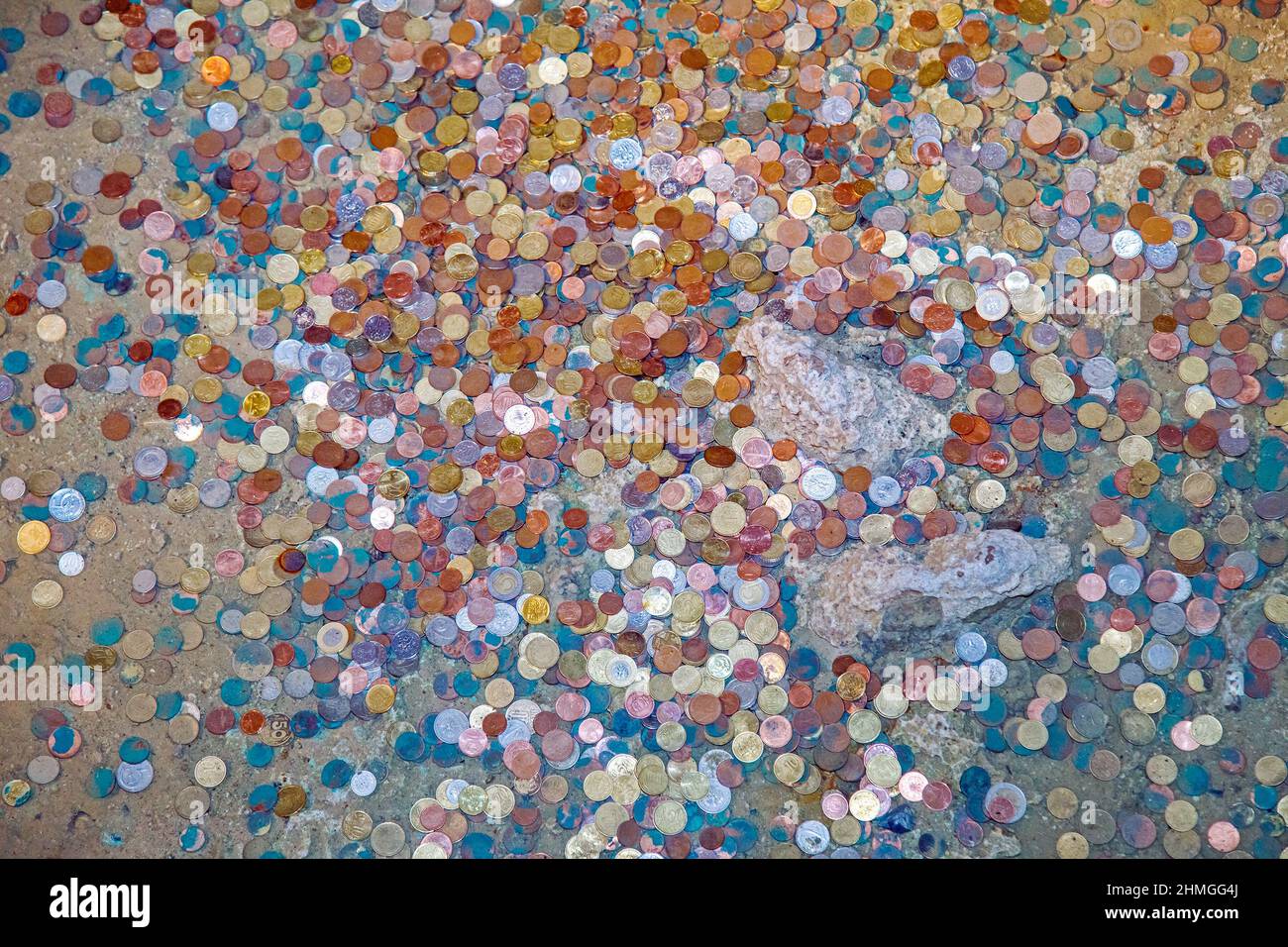 Gold treasure coins on sea hi-res stock photography and images - Alamy