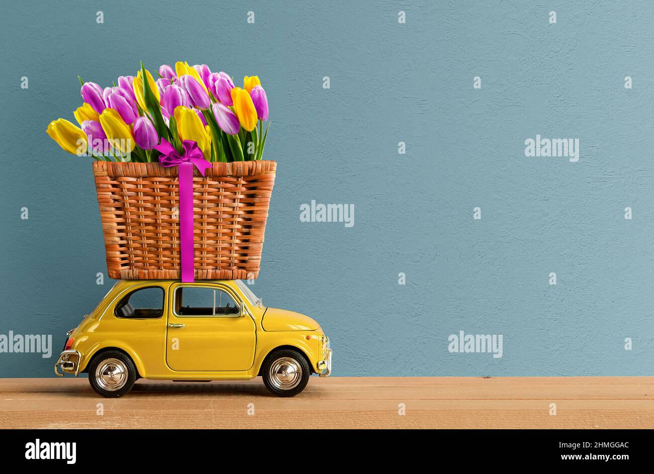 Mothers day car flowers hi-res stock photography and images - Alamy
