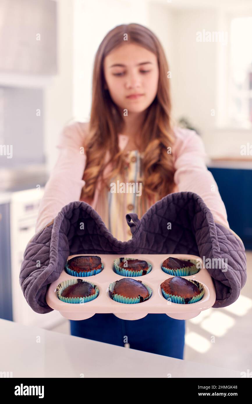 Ruined cake hi-res stock photography and images - Alamy