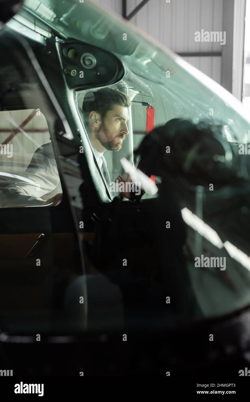 Helicopter windscreen hi-res stock photography and images - Alamy