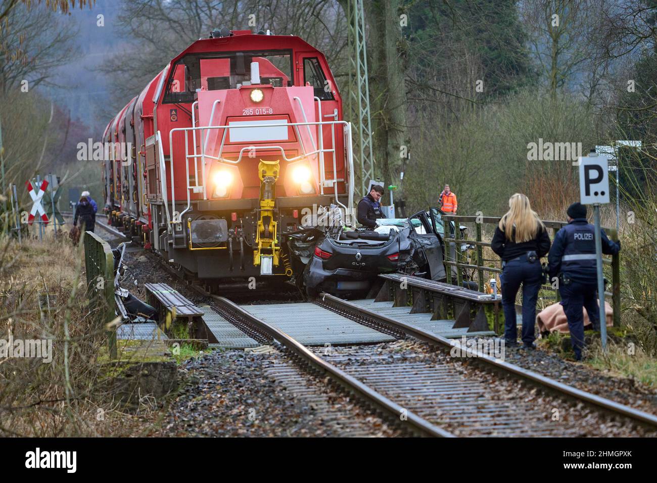 Dierdorf, Germany. 10th Feb, 2022. Police officers look after the ...
