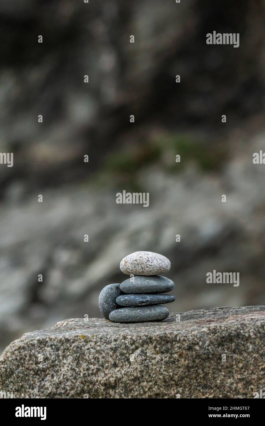 Stack rocks hi-res stock photography and images - Alamy