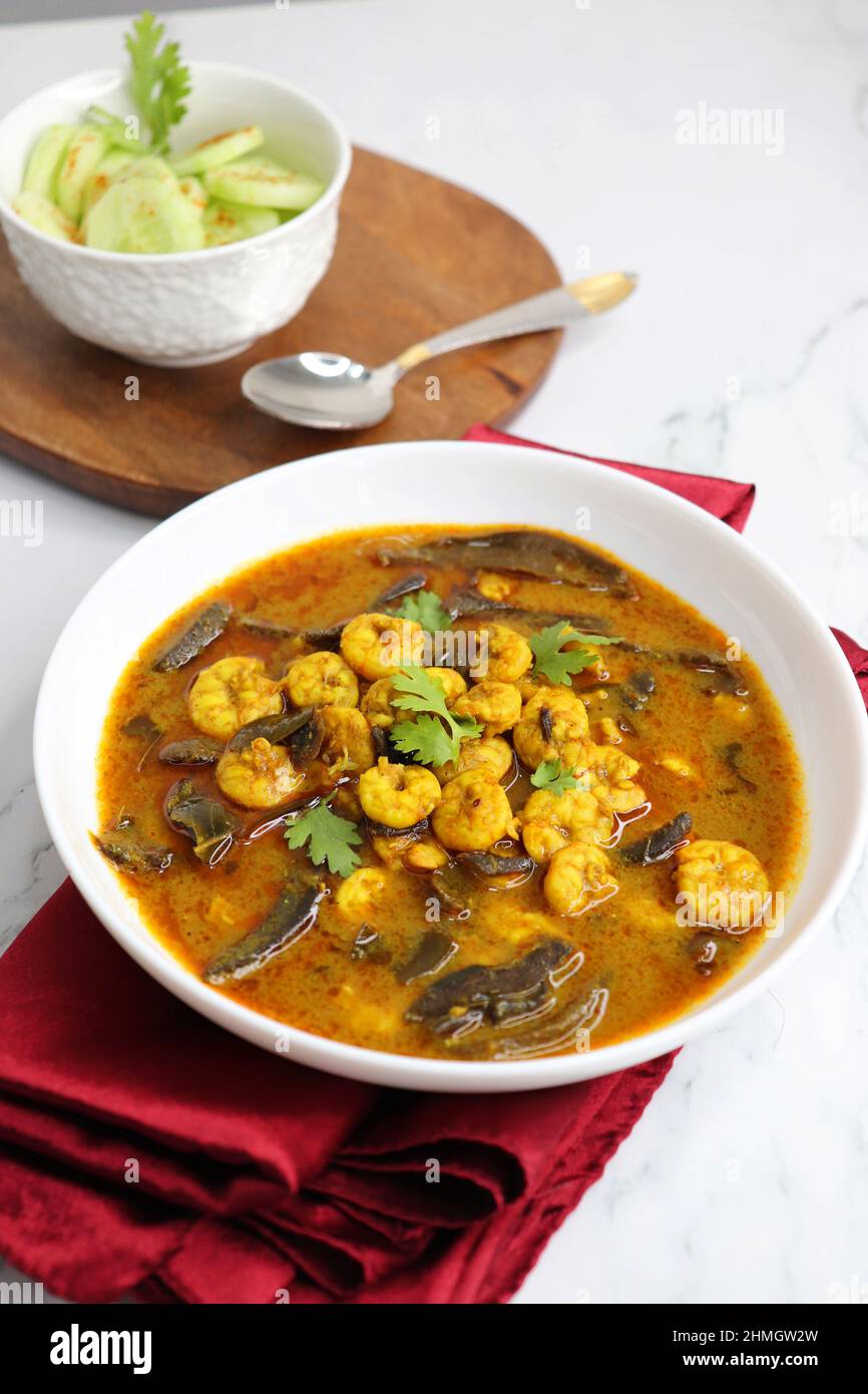 Tangy and spicy Shrimp curry. Tiny prawns curry made using dried mango ...