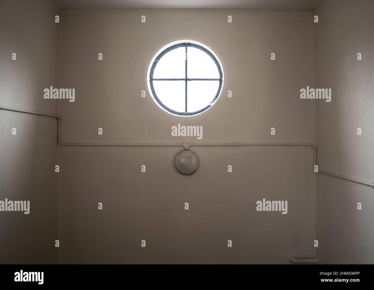 Circle round unusual hi-res stock photography and images - Alamy