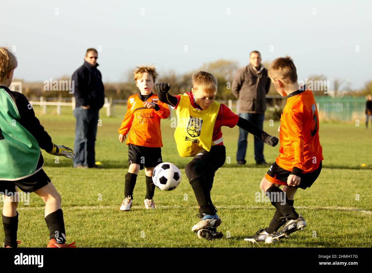 Boys under 8 football team hi-res stock photography and images - Alamy