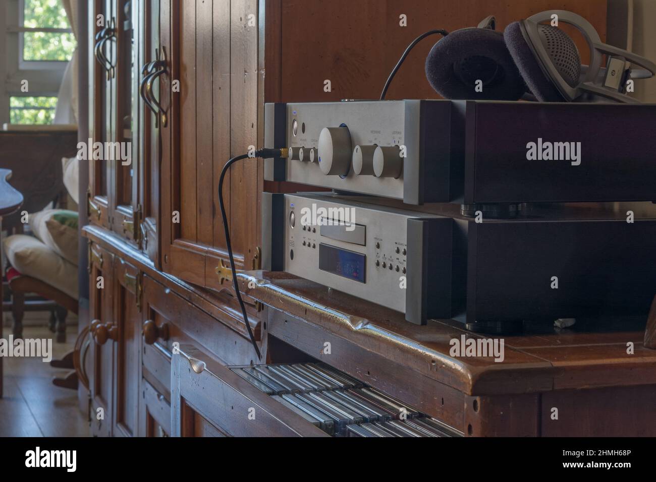 Compact Disc Player - a high quality Compact Disc (CD) player ...