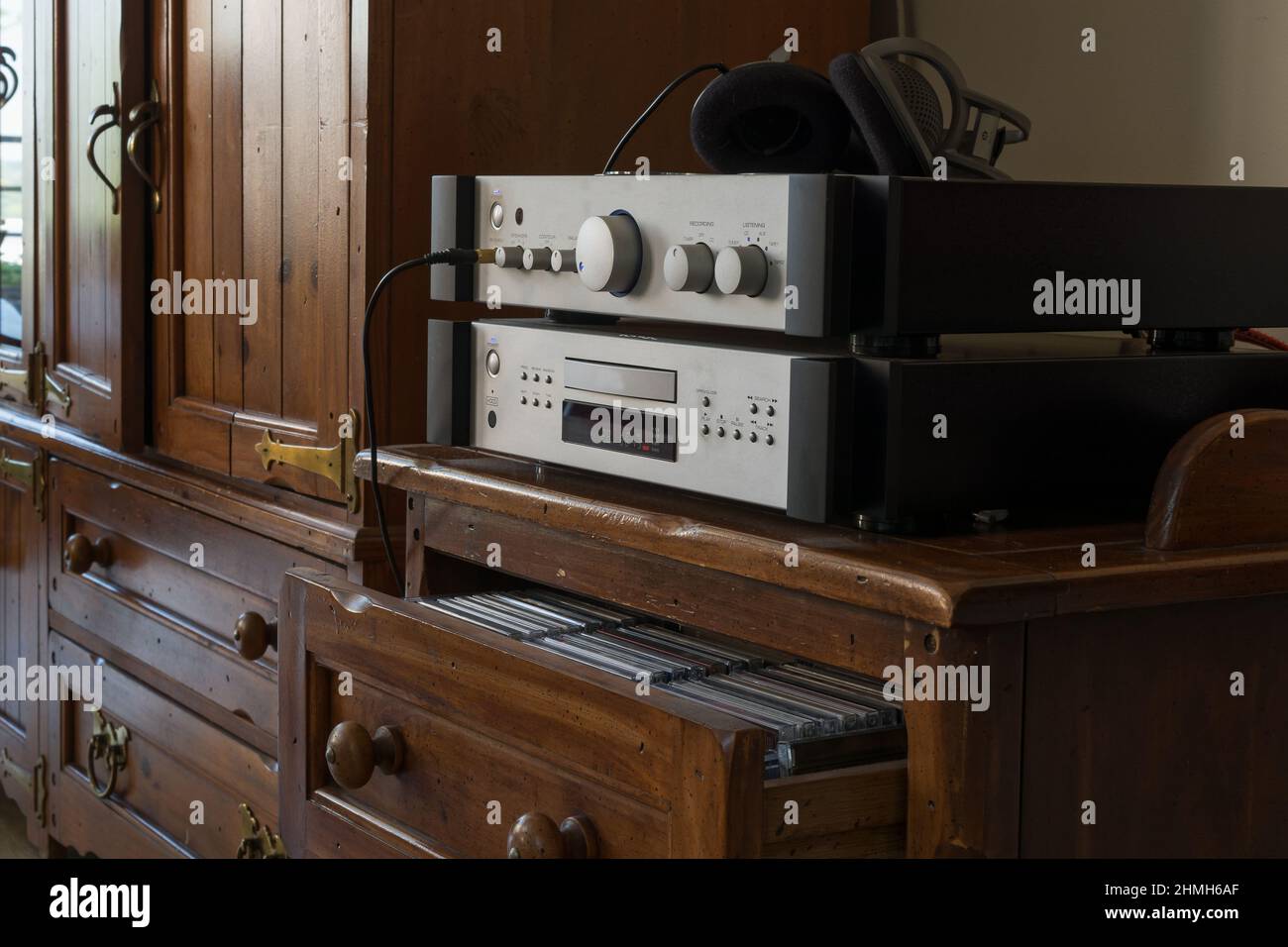 Compact Disc Player - a high quality Compact Disc (CD) player ...