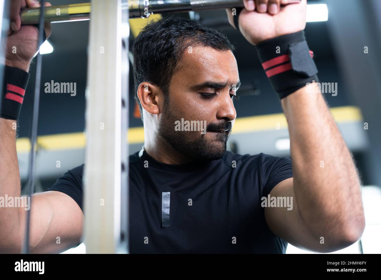 Gym man indian hi-res stock photography and images - Alamy