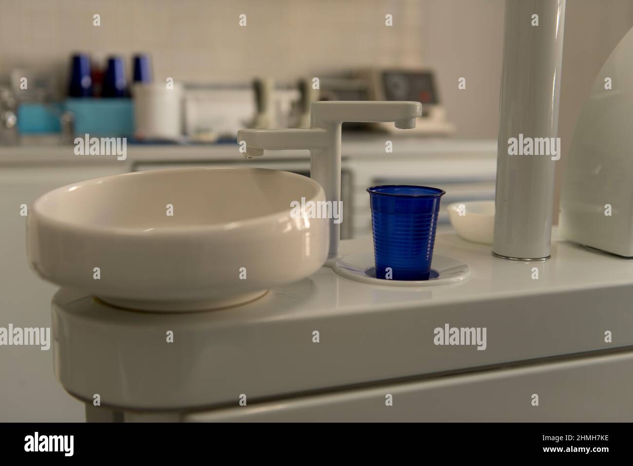 Doctors office sink hi-res stock photography and images - Alamy