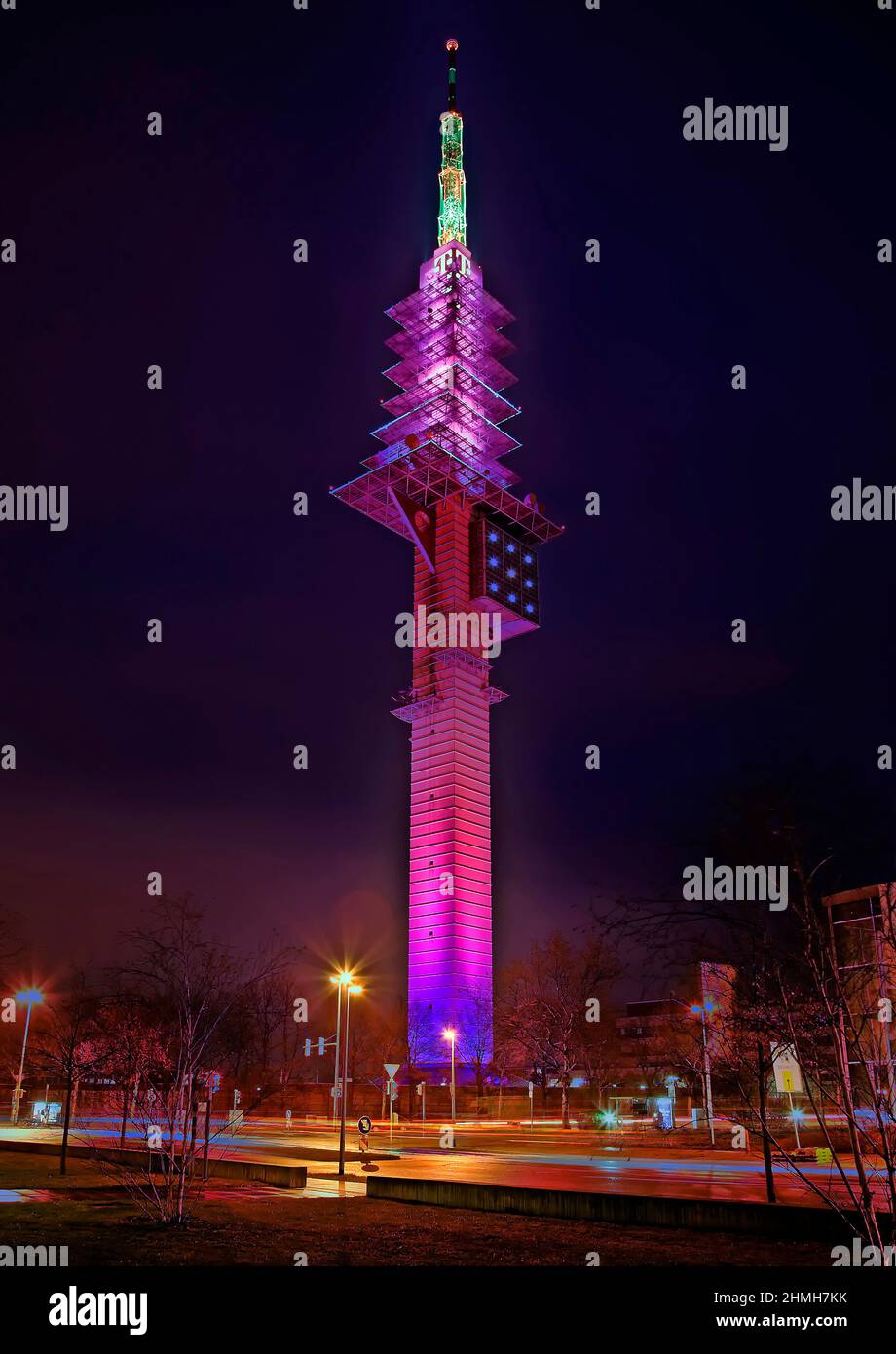 Telemax telecommunications tower hi-res stock photography and images ...