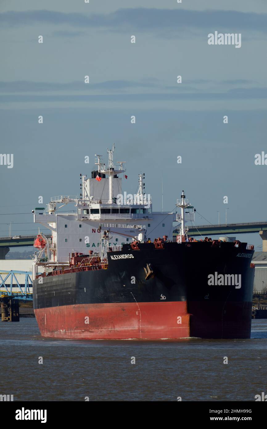 Alexandros leaving purfleet docks hi-res stock photography and images ...