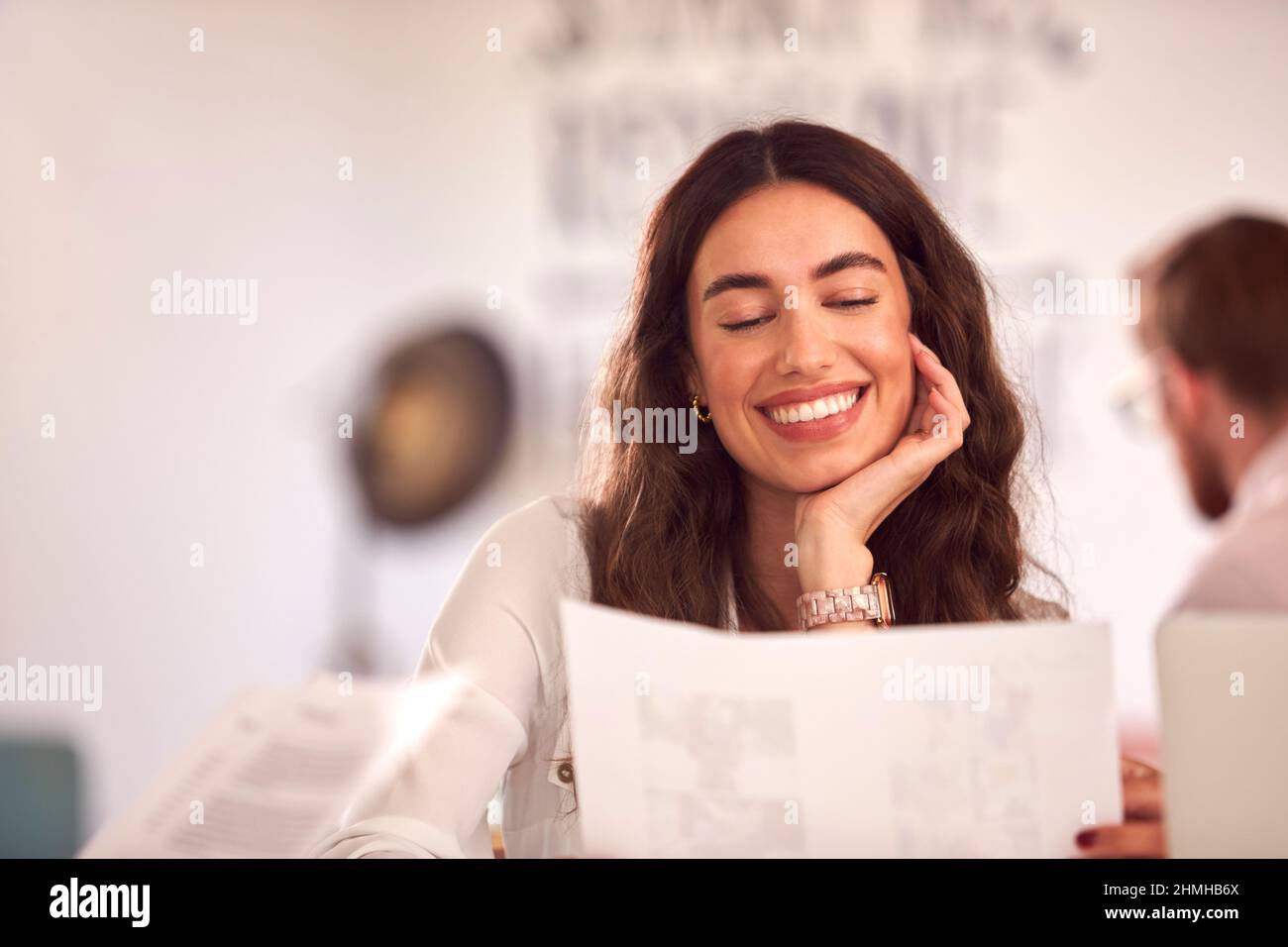 Group Of Female Business Colleagues Having Informal Meeting Around ...