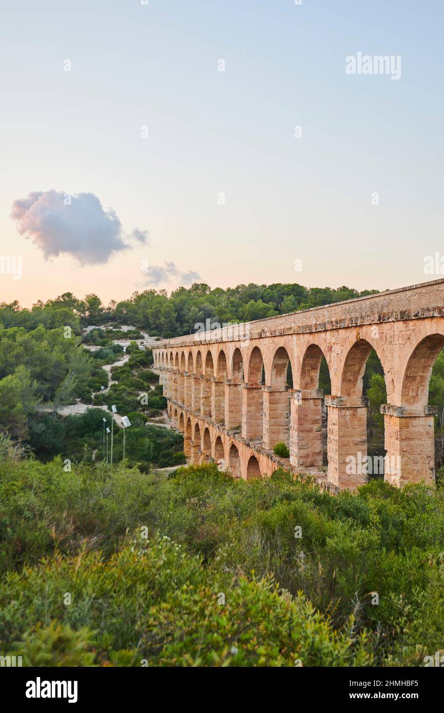 Old Roman aqueduct, Aqüeducte de les Ferreres, Devil's Bridge, Pont del ...