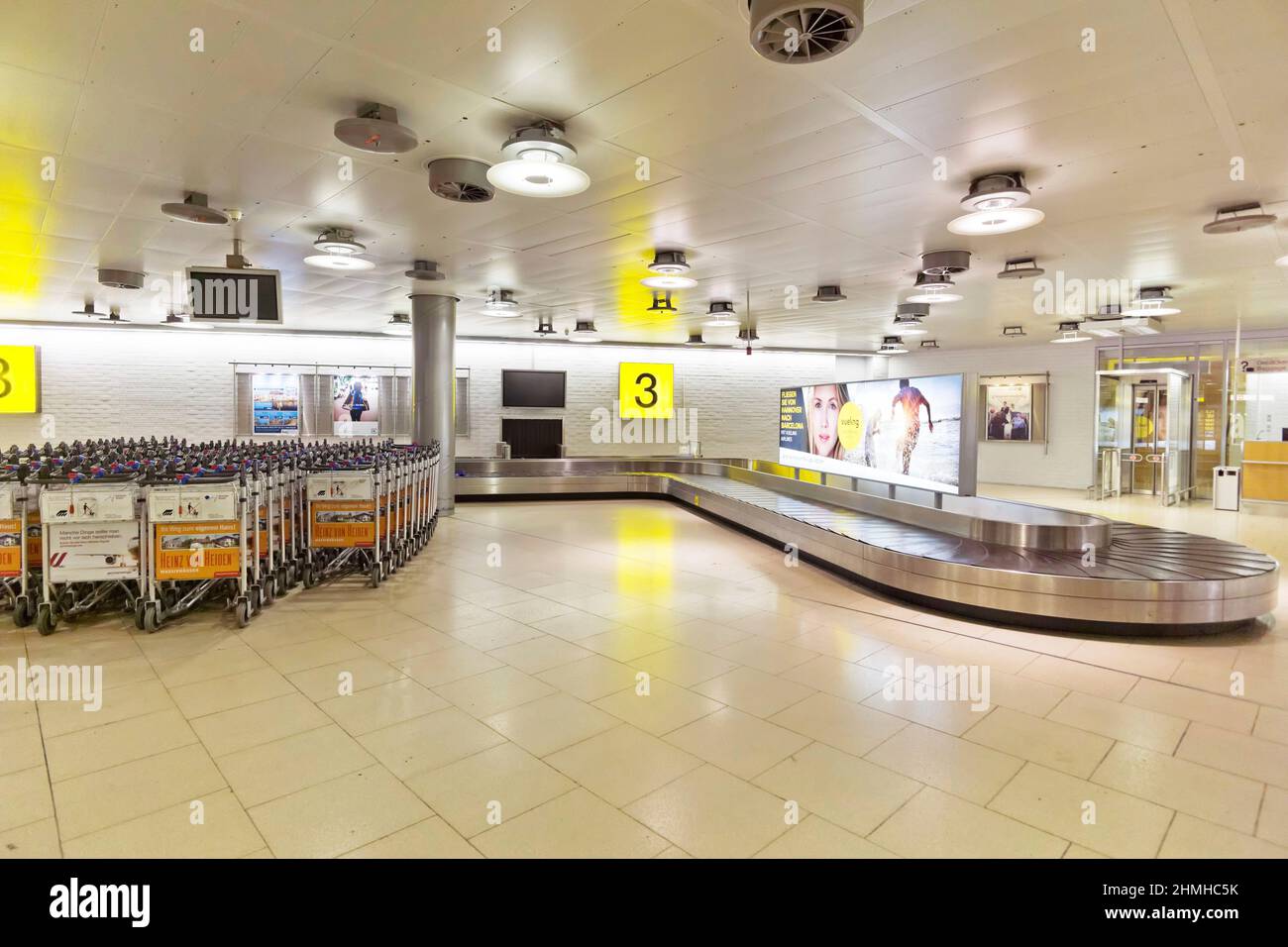 Baggage claim in the airport Stock Photo - Alamy