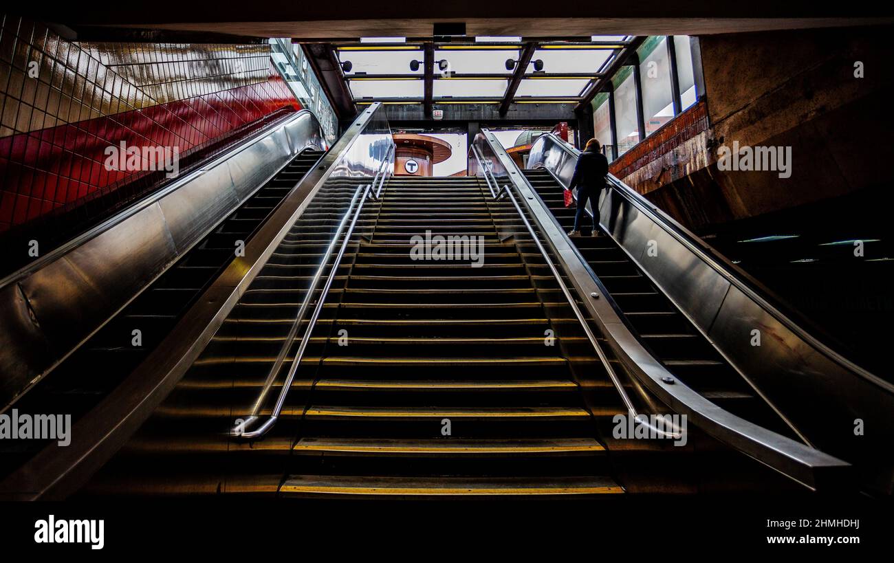 Mbta t red line hi-res stock photography and images - Alamy