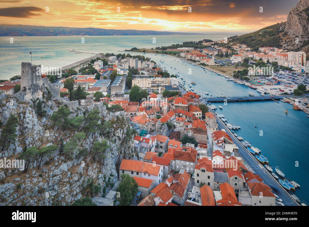 Small town seaside resort hi-res stock photography and images - Alamy