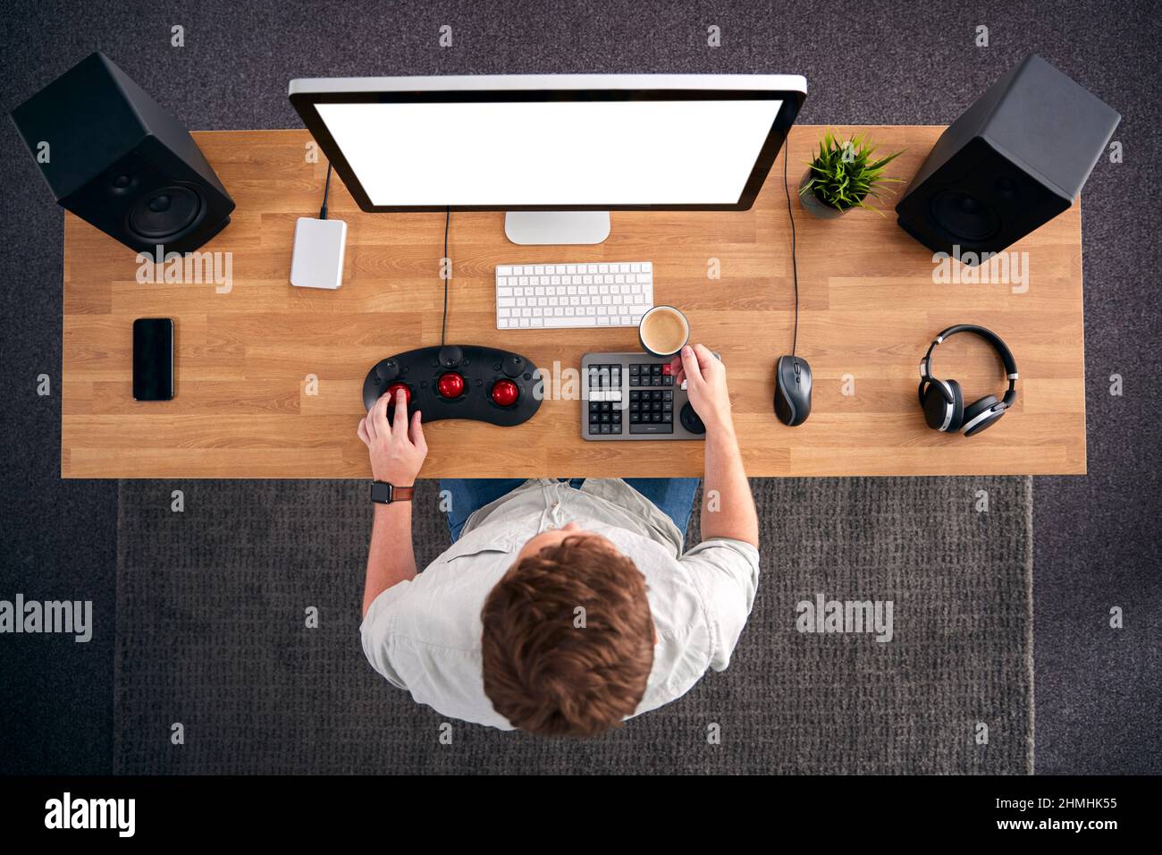 Film editor working hi-res stock photography and images - Alamy