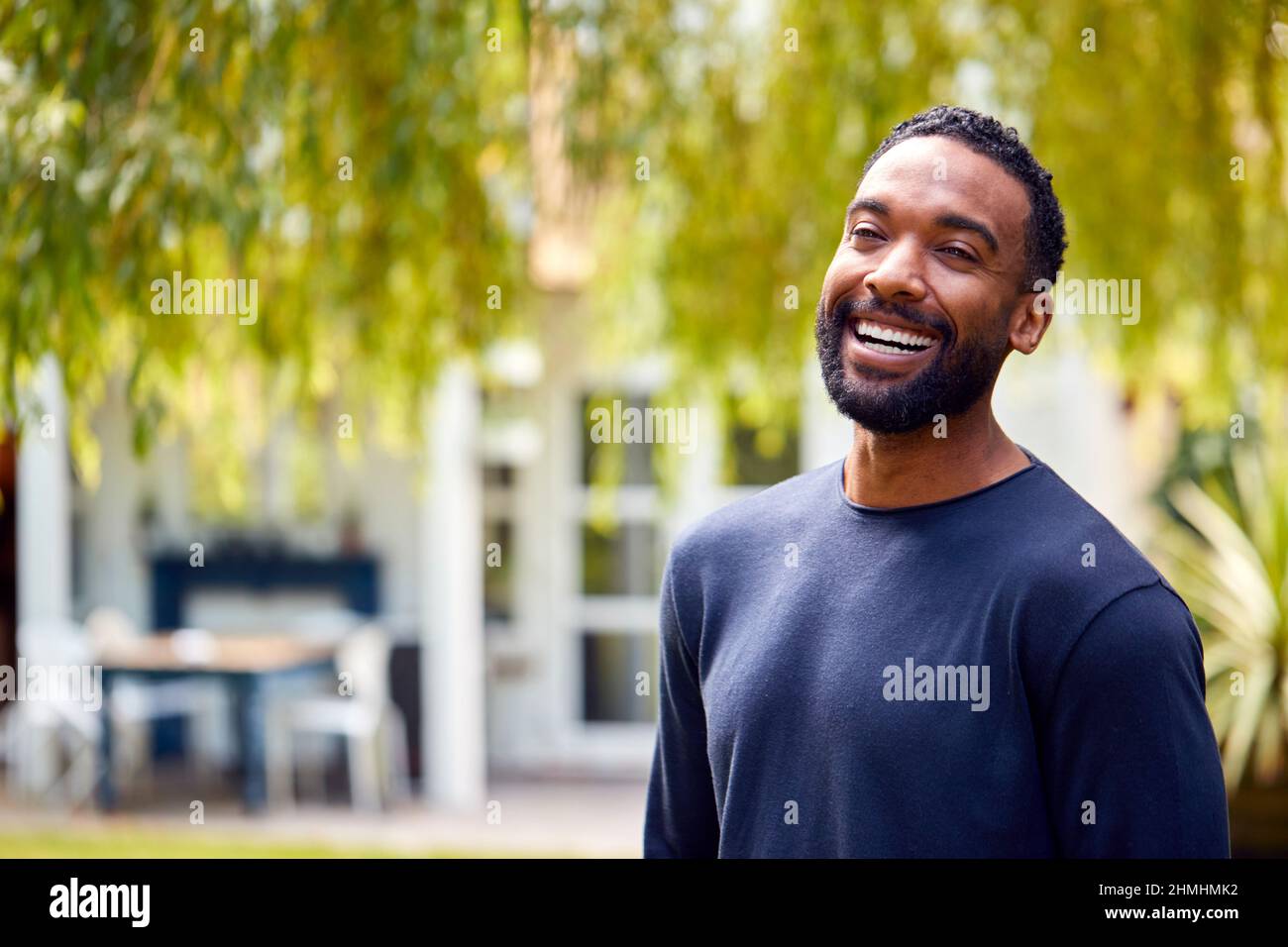 African american man standing relaxed hi-res stock photography and ...