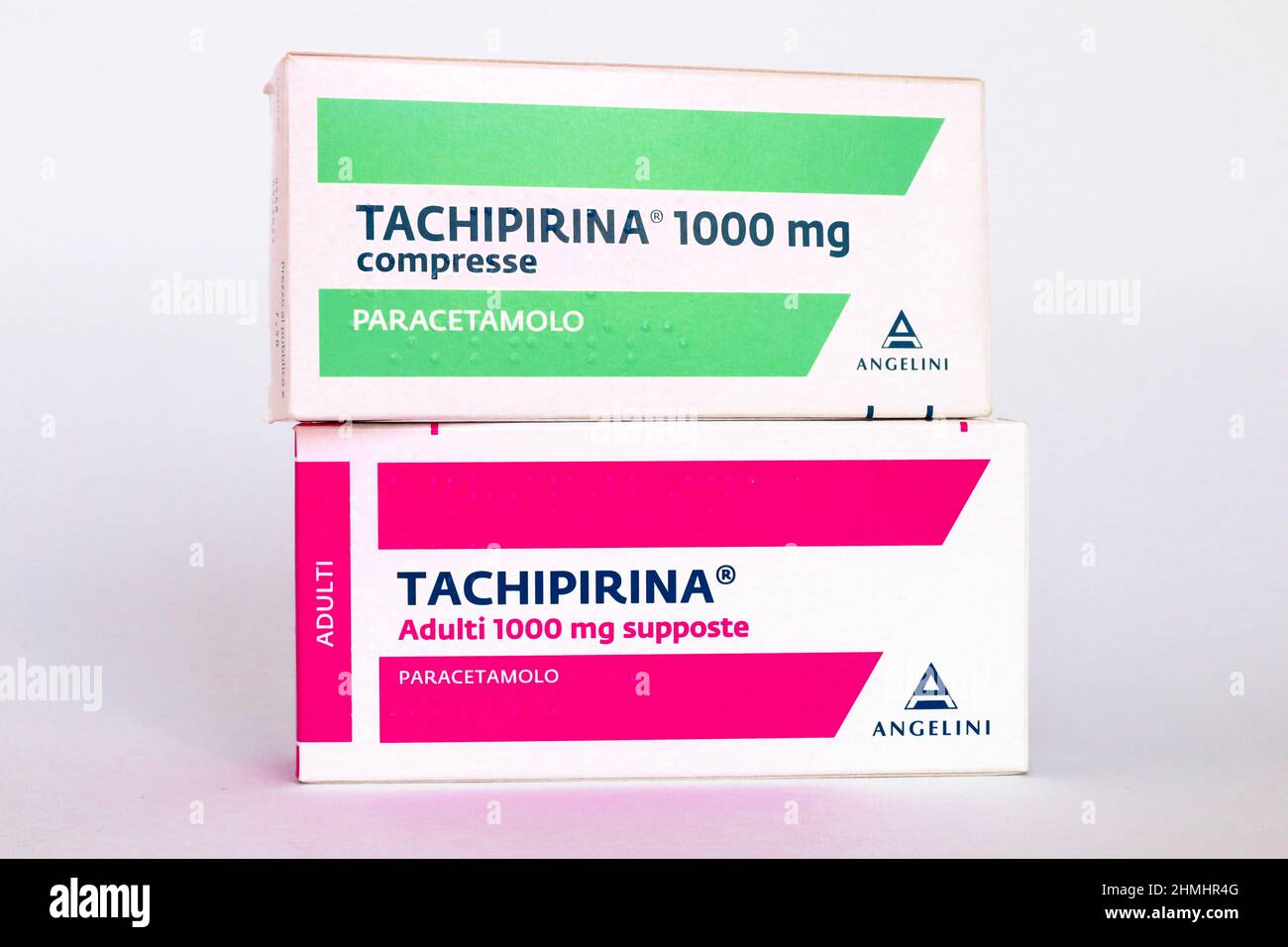 Boxes of TACHIPIRINA suppositories and tablets. Tachipirina contains ...