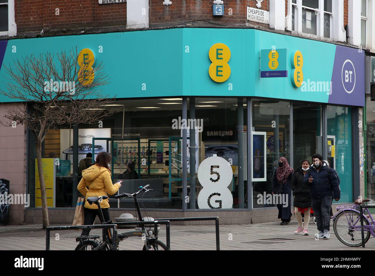 Ee logos hi-res stock photography and images - Alamy